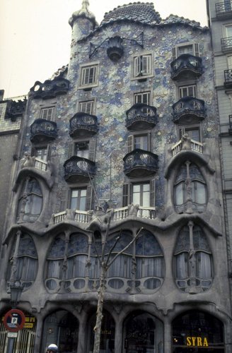 Gaudí I Cornet, Antoni. Casa Batlló. Accessed June 10, 2021. https ...