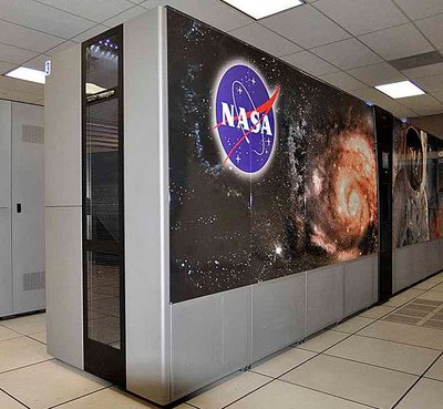 Aqui se aprecia una super computadora de la nasa.