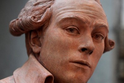 A sculpture of Robespierre