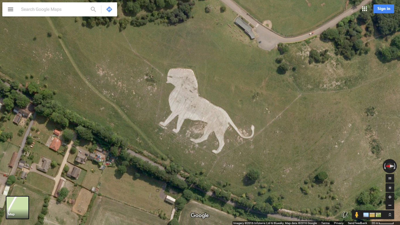 Screenshot of a giant lion in Dunstable, UK on Google Maps