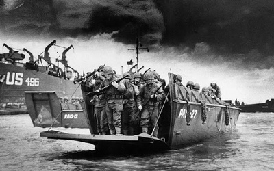 June 5, 10pm 7,000 ships leave Britain . The ships are loaded with ...