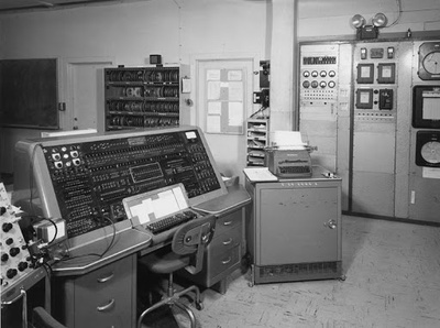 Image credit: http://www.computer-history.info/Page4.dir/pages/Univac.dir/