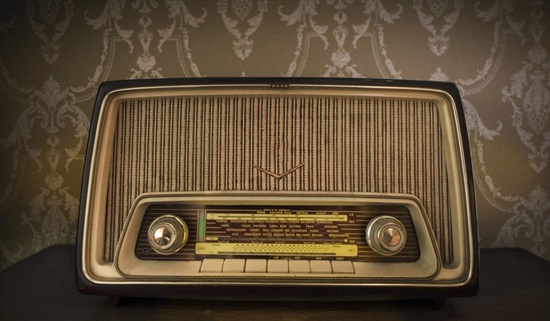 El inventor de la radio, es Guillermo Marconi en el año 1896