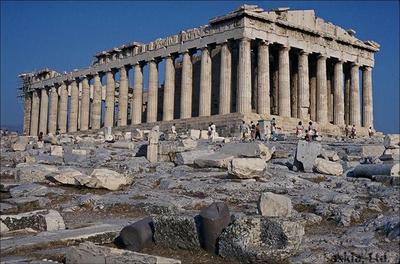 Parthenon Columns Optical Illusions
