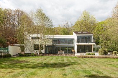 https://www.themodernhouse.com/journal/listing-of-the-week-valentine ...