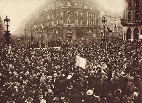 This shows the celebration after United states and the Allies won the war.