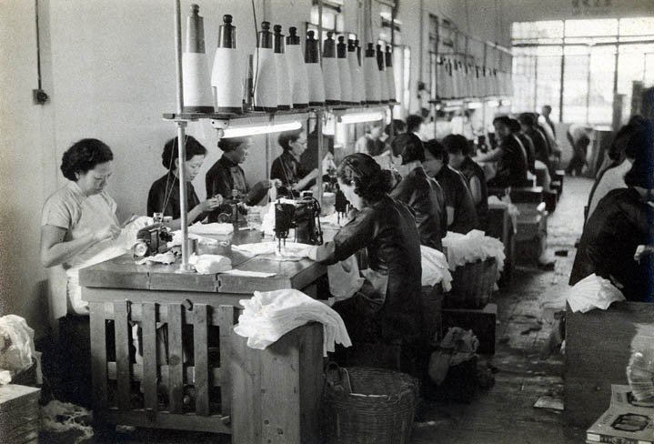 In the 1950s and 1960s, labour-intensive industries developed in Hong ...