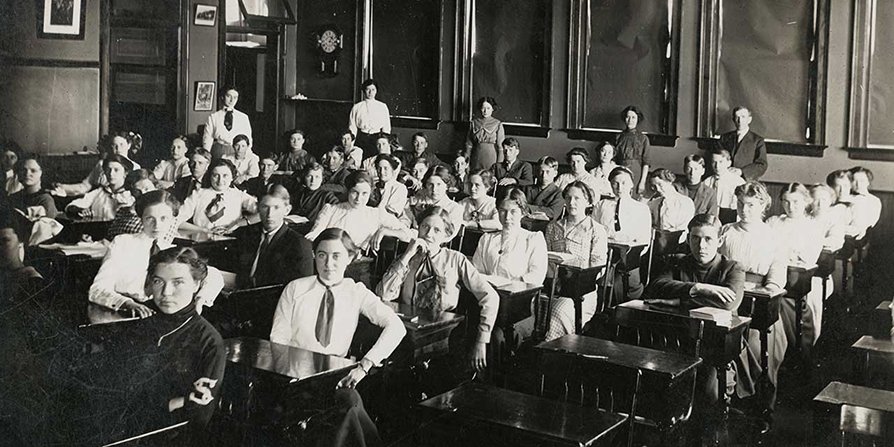 The High School Movement From 1910 1940 Has Various Key Features That