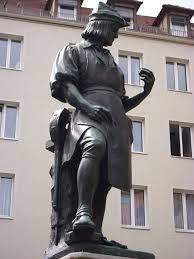 Picture of a statue of peter Henlein