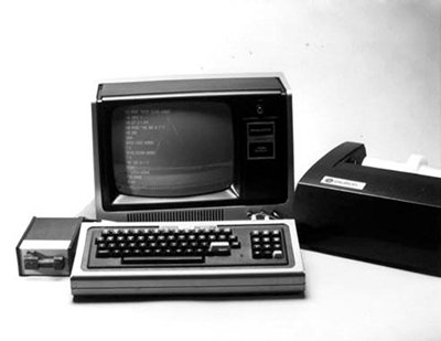 1977-THE FIRST SUCCESSFUL PERSONAL COMPUTER