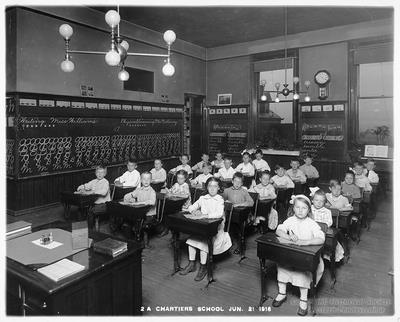 A classroom in 1918.