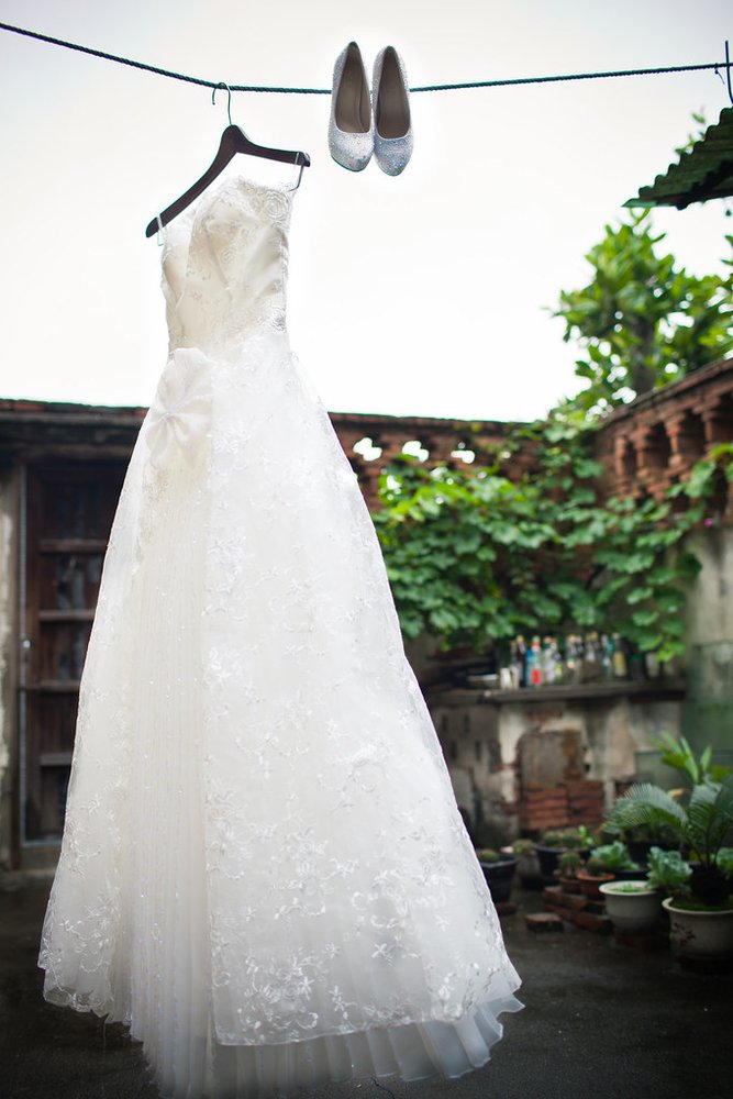 "Wedding" by 蓝上弦 is licensed under CC BY-NC-SA 2.0.