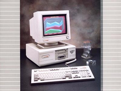 In 1986, the Desk-pro 386 was invented by Compaq.