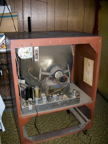 the inside of an TV is vary interesting this was inside of a 1940 TV ...