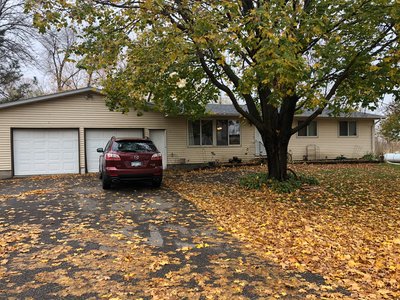 (43N, 94W) My address is North west 1st street which is absolute location.