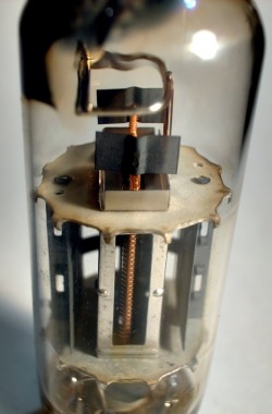 I. GENERACIJA RAČUNALA