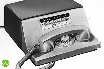 1958 Se crea el primer módem por la compañía BELL que permitía ...