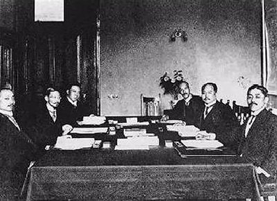 On May 25, 1915, when "21 Demands" was signed, the Chinese and Japanese ...