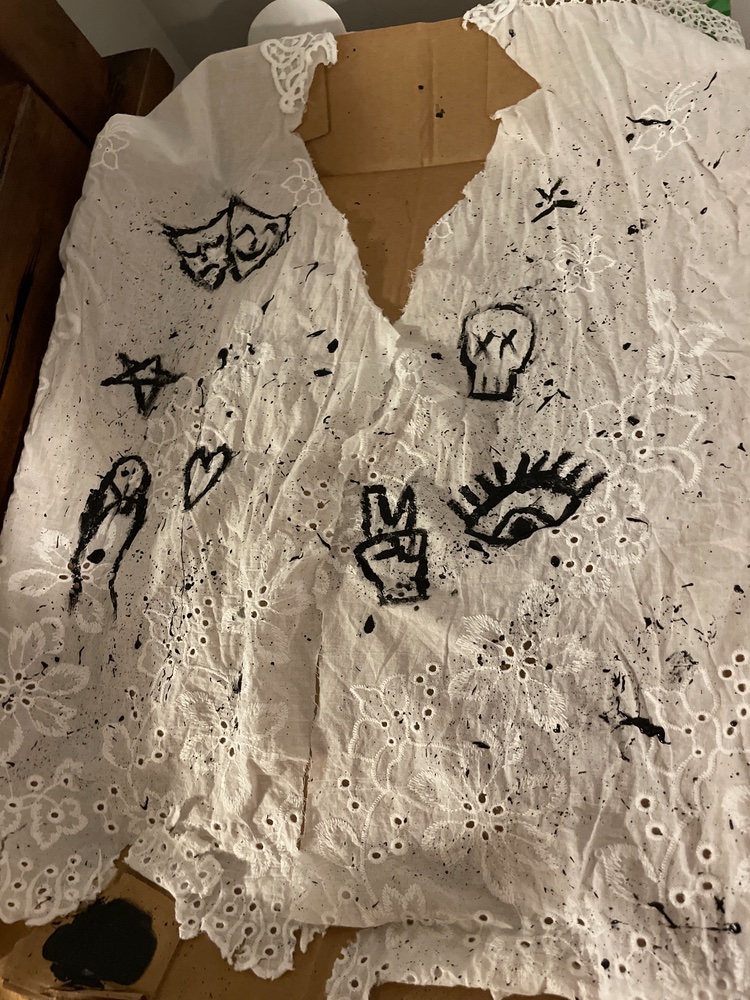 I do art too. I paint, sculpt, and customize my clothes. this is a ...