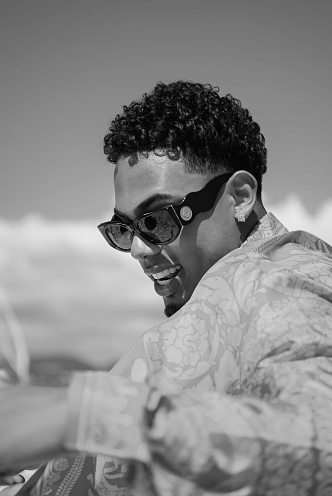 ¿QUIEN ES MYKE TOWERS? Myke Towers, cuyo nombre real es Michael Torres ...