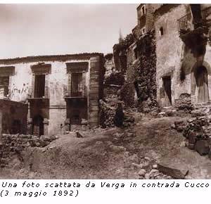 Questa fotografia fu scattata da Verga e rappresenta un borgo di case ...