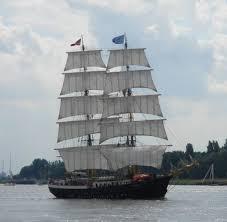 https://www.google.com/search?q=old+boats&rlz=1CAACAM_enUS738US738 ...