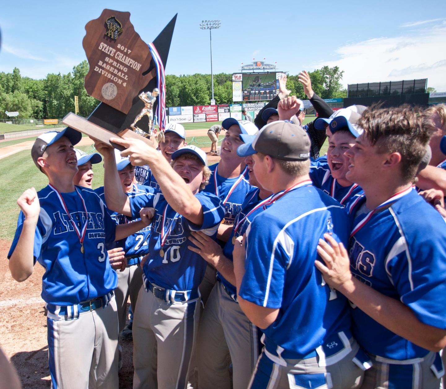 The Athens Bluejays hoist the 2017 WIAA Division 4 state championship ...