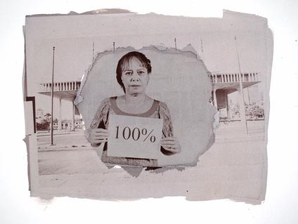 A lady shows her 100% Hawaiian blood pride