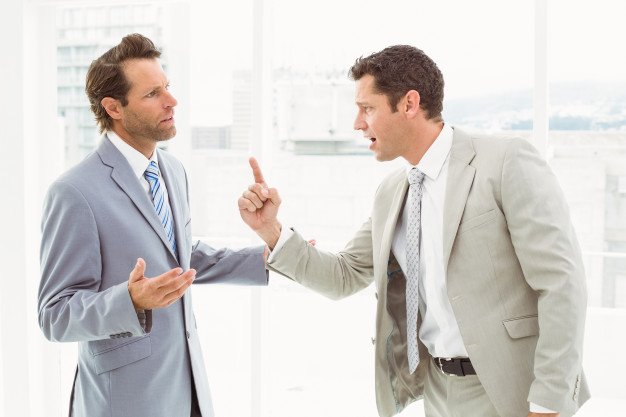 Relación abogado cliente conflictiva, ¿Cómo reaccionar profesionalmente?