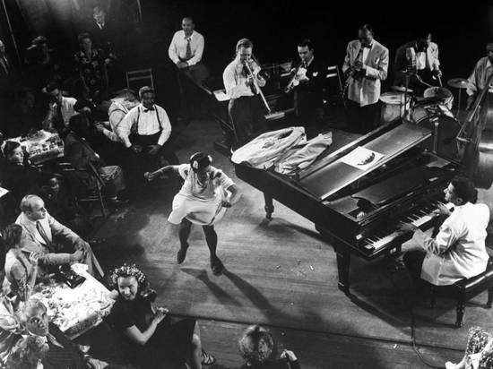 1943- Pearl Primus performing to "honeysuckle rose"