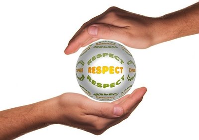 https://pixabay.com/photos/offer-hand-handful-of-help-respect-442904/