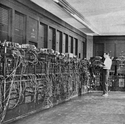 1944 ENIAC: primera computadora digital electrónica. Construida con 18. ...