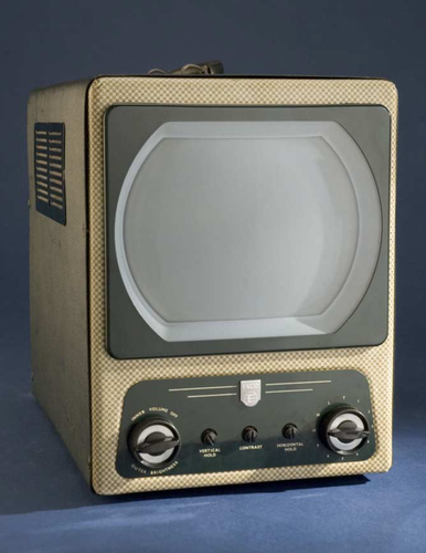 Deborah Chambers, "The Material Form of the Television Set"