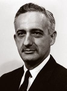Robert L Kahn