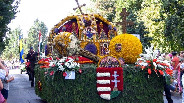 Ez pedig itt már Magyarország, Debrecen.