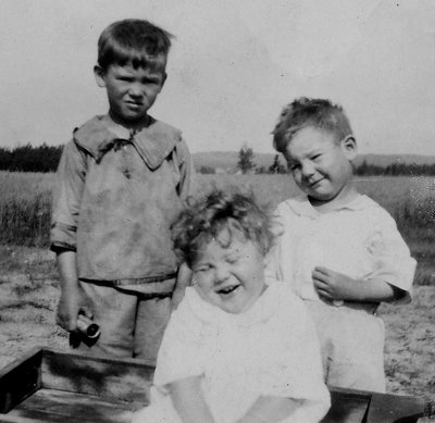 Jerry, Julia, and Tony (1925)