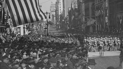 Military parade on 5th Avenue in New York 1918 (Photo by Paul Thompson)