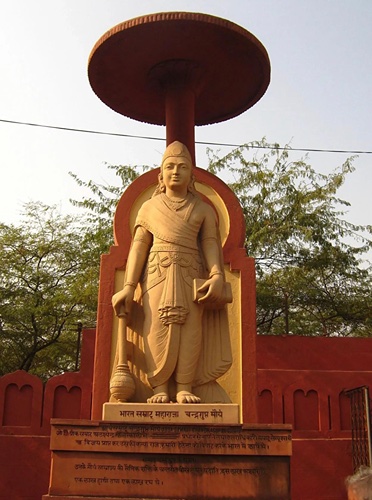 322 BCE: Chandragupta Maurya overthrows the Nanda dynasty and ...