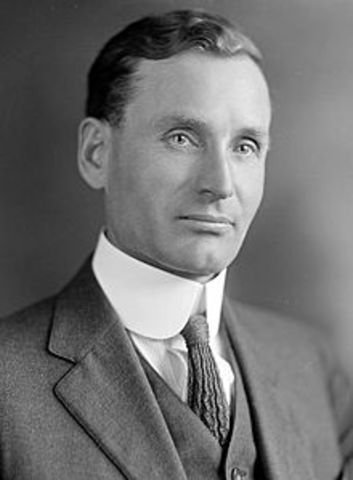 1895 - Publicación de Business Administration