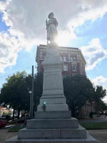 Civil War monument at the intersection of Second Street and Cotton ...
