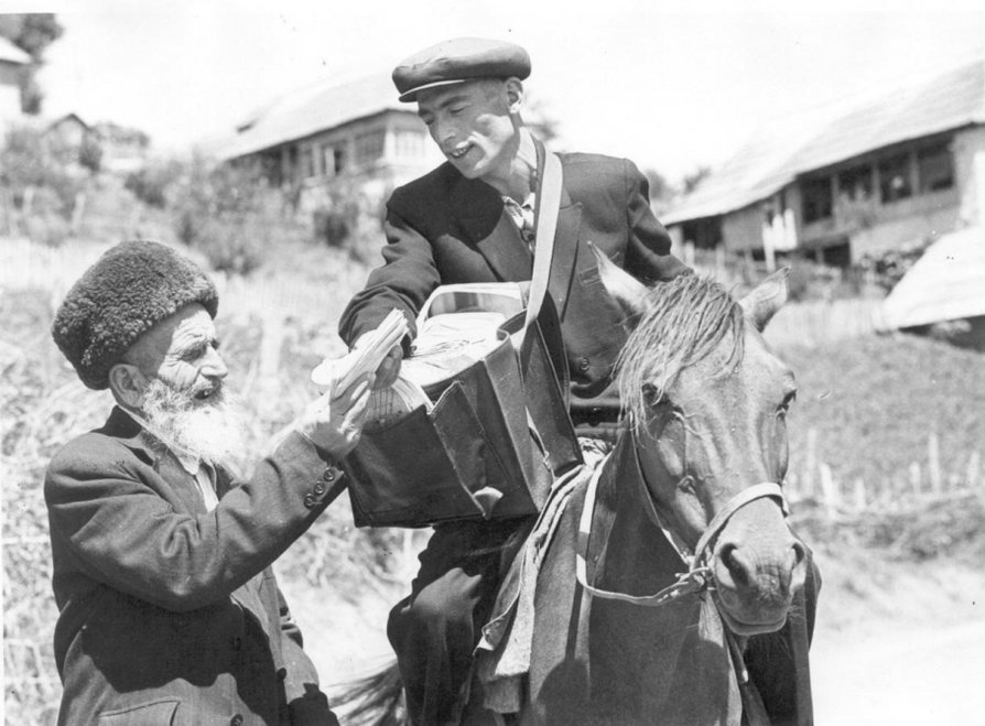 550 A.C. Se crea el primer servicio postal en Persia.