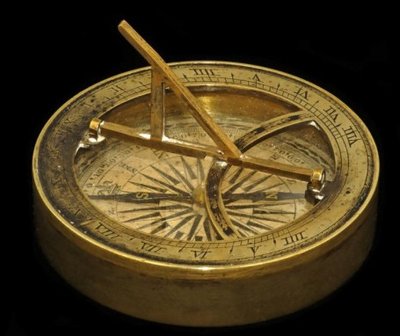 La primera brújula magnética cono­cida en navegación marítima, está ...